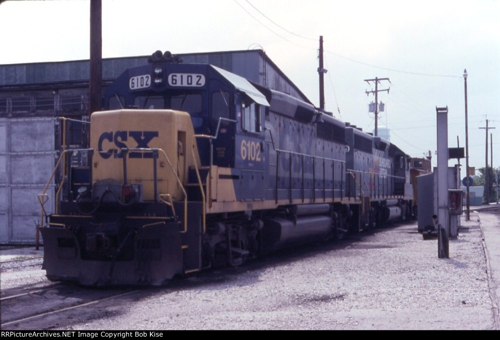 CSX 6102 at Center Street